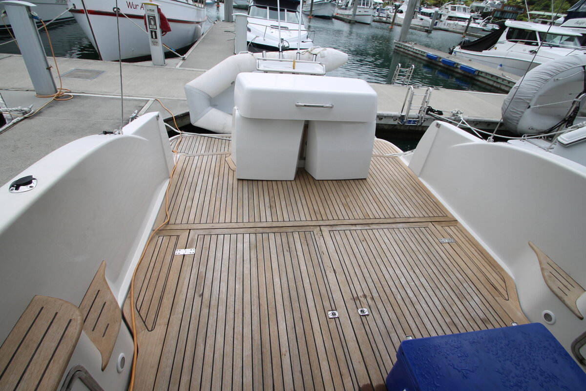 RAYGLASS 4000 | SOLD | NORTH TO SOUTH BROKERS