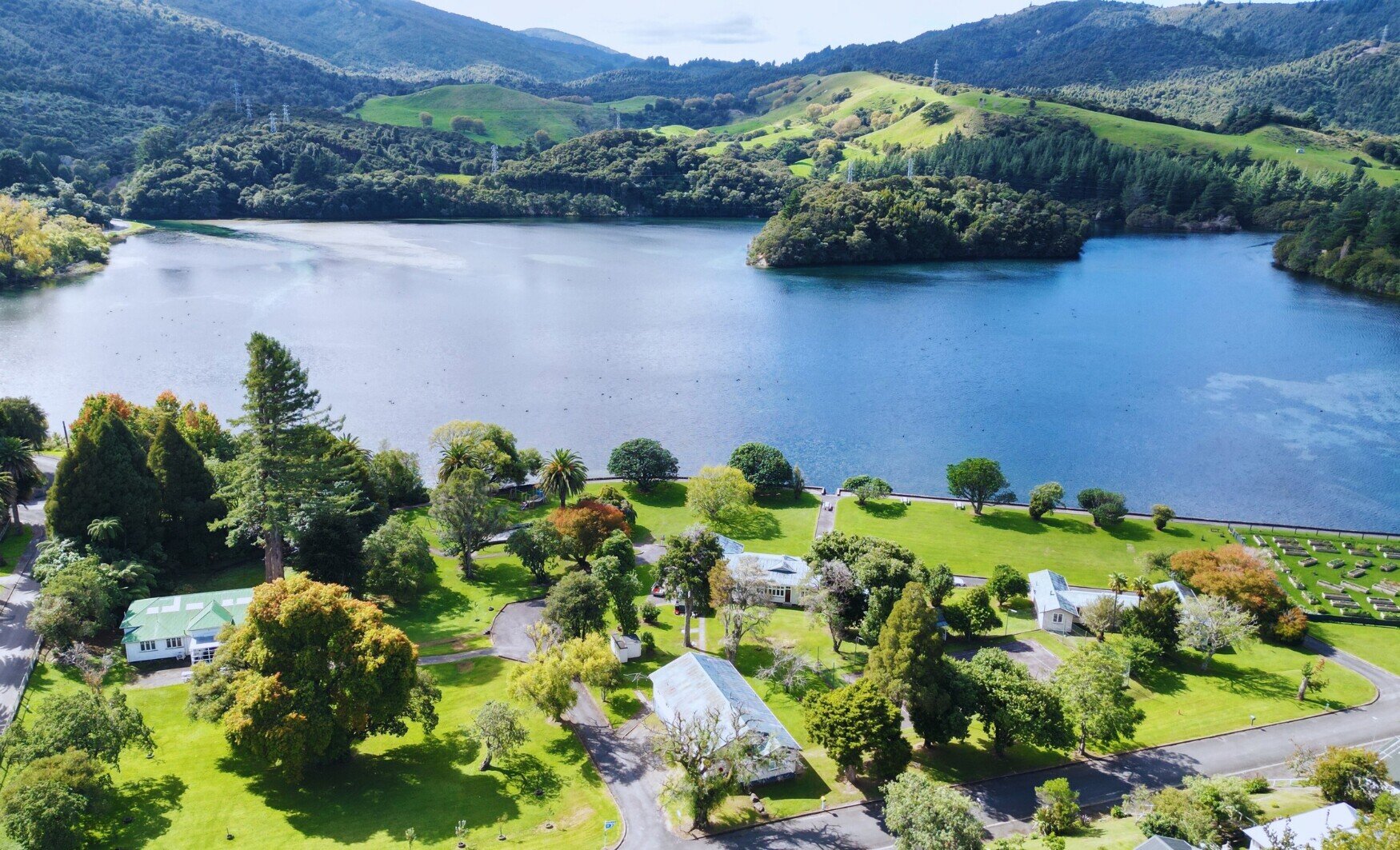 About Lake Whakamarino Lodge | Locally Owned in Tuai, NZ | Lake Lodge