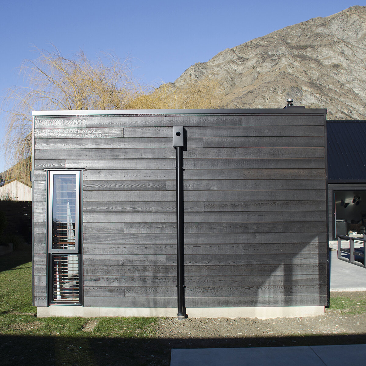 Modern Sleepout Design For Existing Contemporary Home