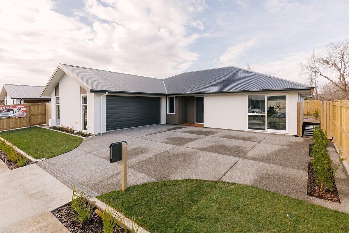 Thresher Roofing Services | Manawatu's Long-Run and Re-Roofing Specialist