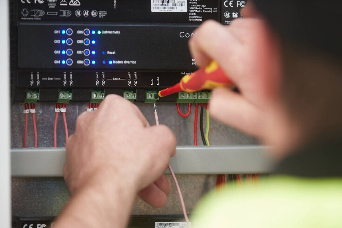 Professional Hamilton Electrician | Switch Group