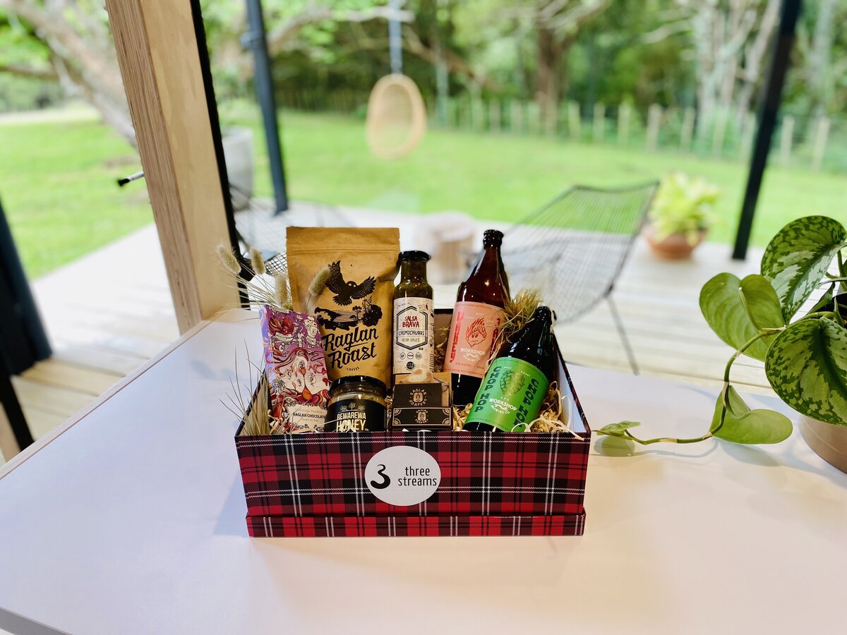 gift box | Three Streams