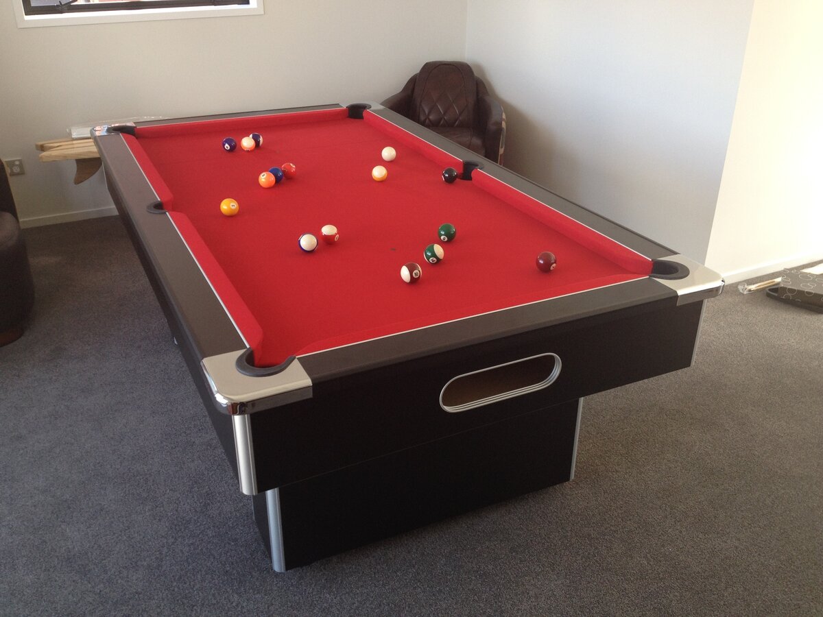 My Pool Table | Richmond Pool Table in Black and Red