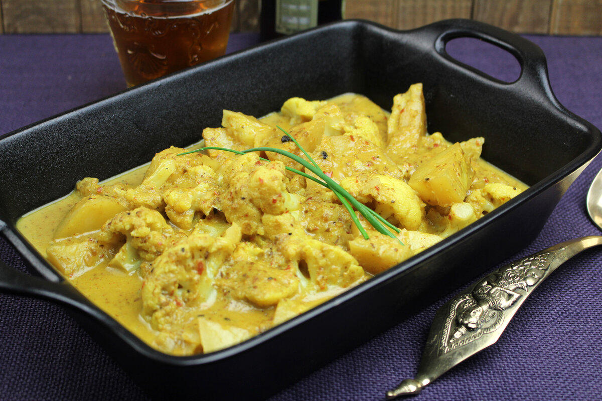 CURRYING FAVOUR | Irvine Holt