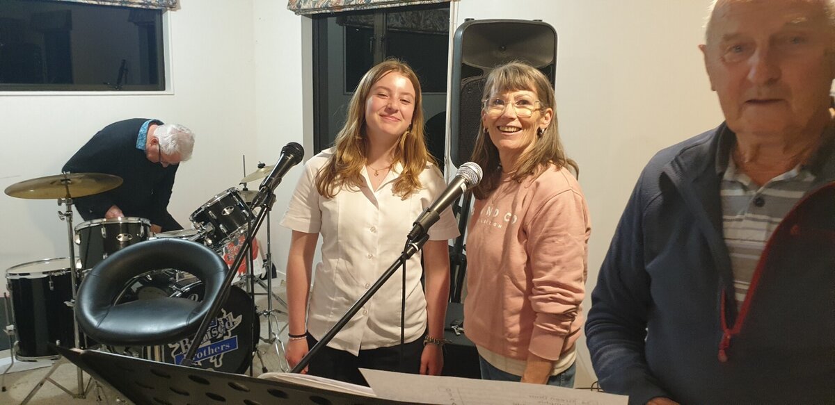 Gallery | Greg Gascoigne