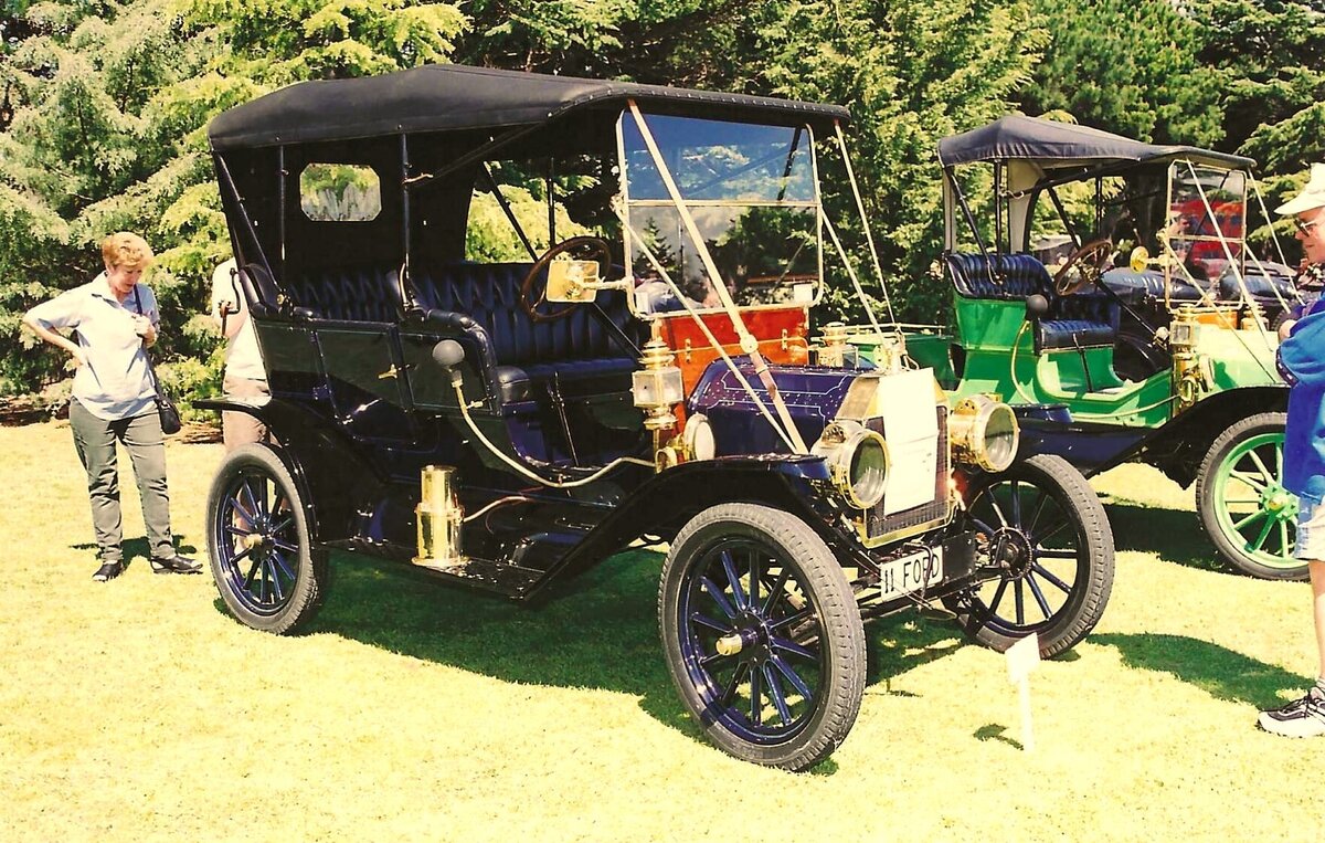 Ford New Zealand Centenary Motor Show 2003 | Ford in New Zealand Book