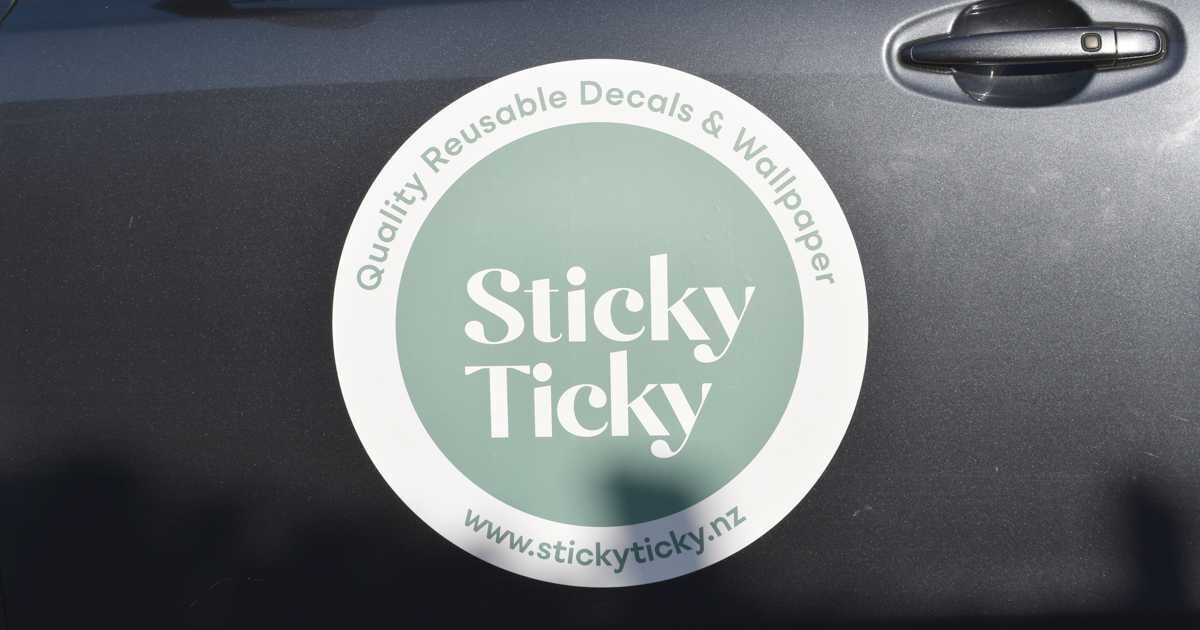 How to apply large decals to your car | Sticky Ticky