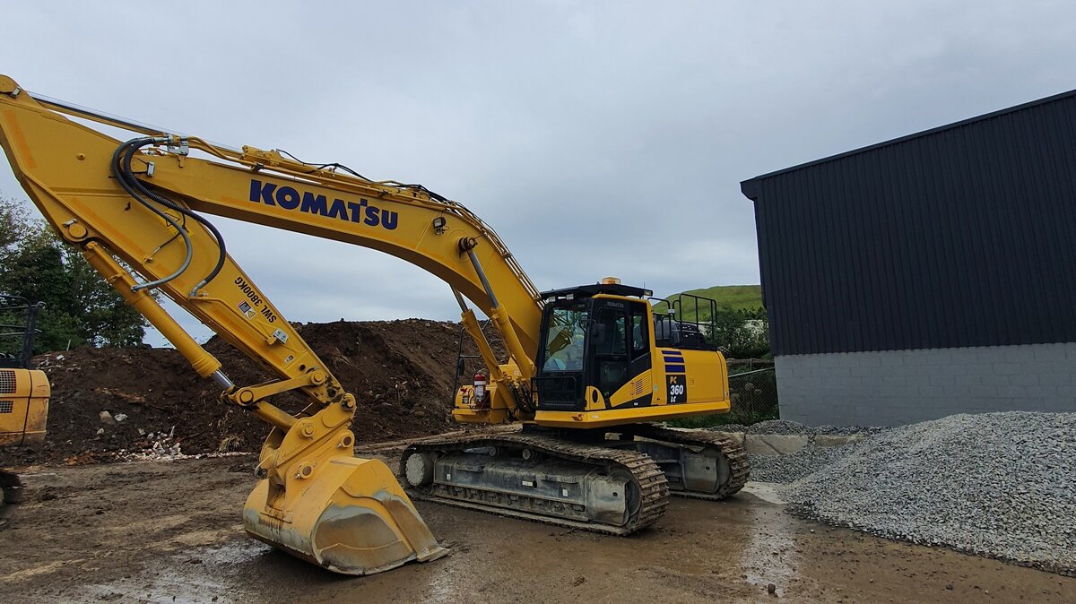 See our hire excavators-up to 36T + wheel loaders-up to 24T | Crush ...
