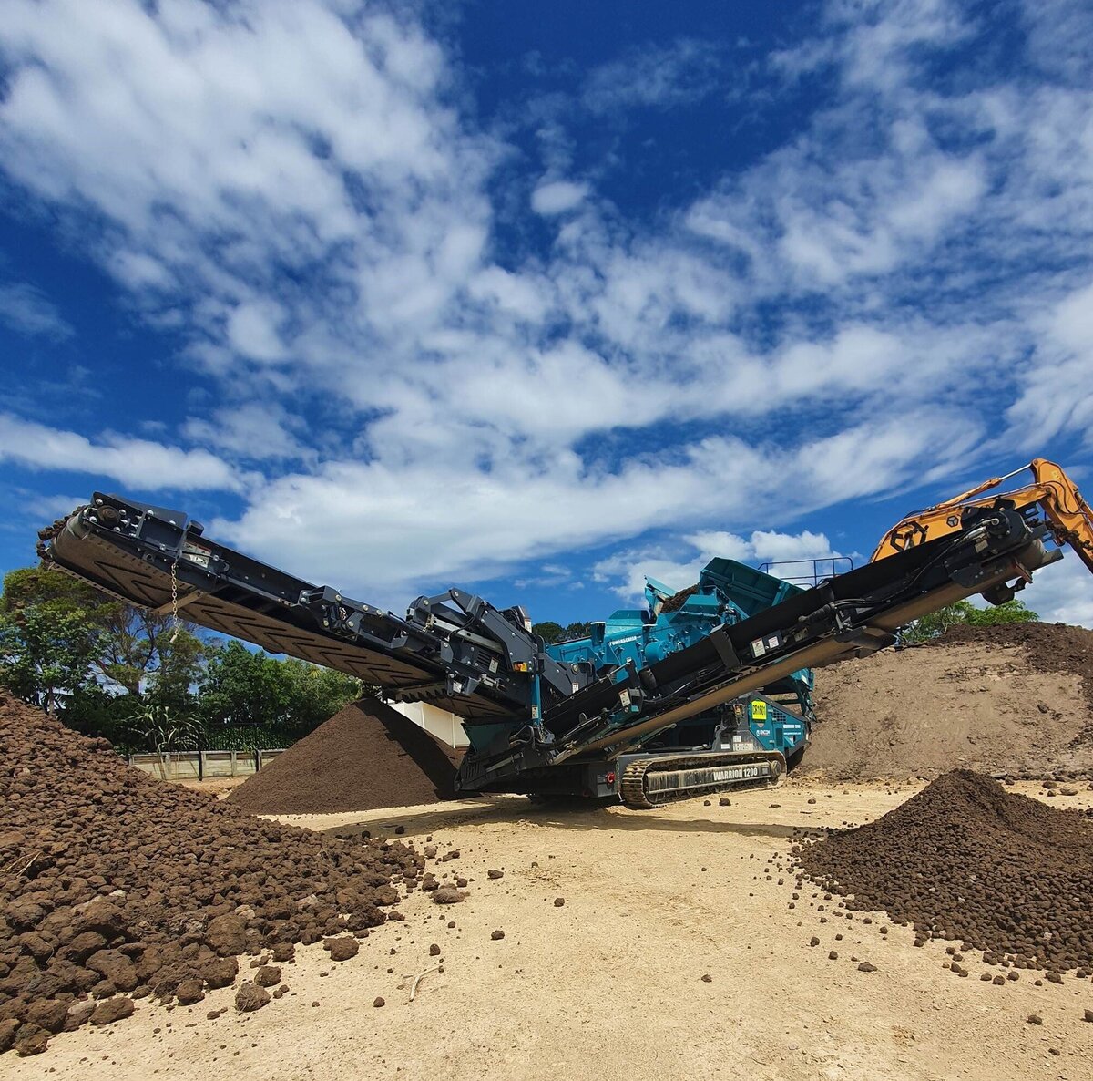 Crush & Screen | Specialists in the hire of mobile Crushers_Screens ...