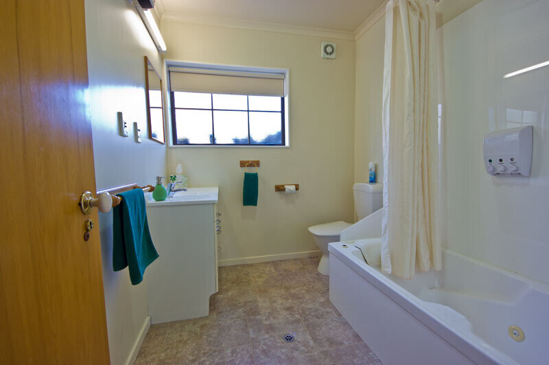 Studio Apartment (804) | Arrow Motel