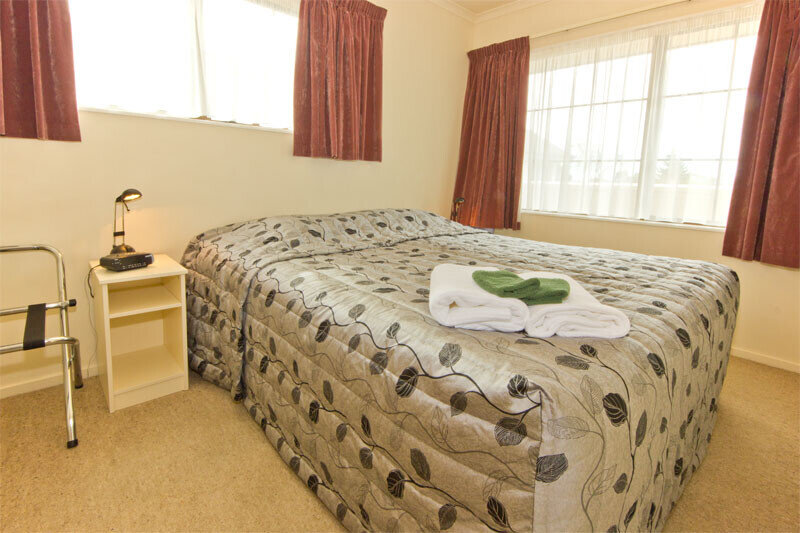 1 Bedroom (807) | Arrow Motel