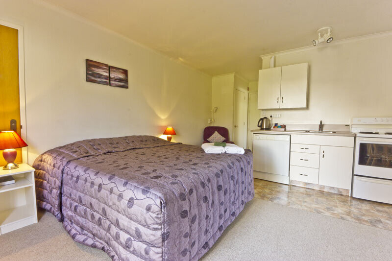 Studio Apartment (804) | Arrow Motel