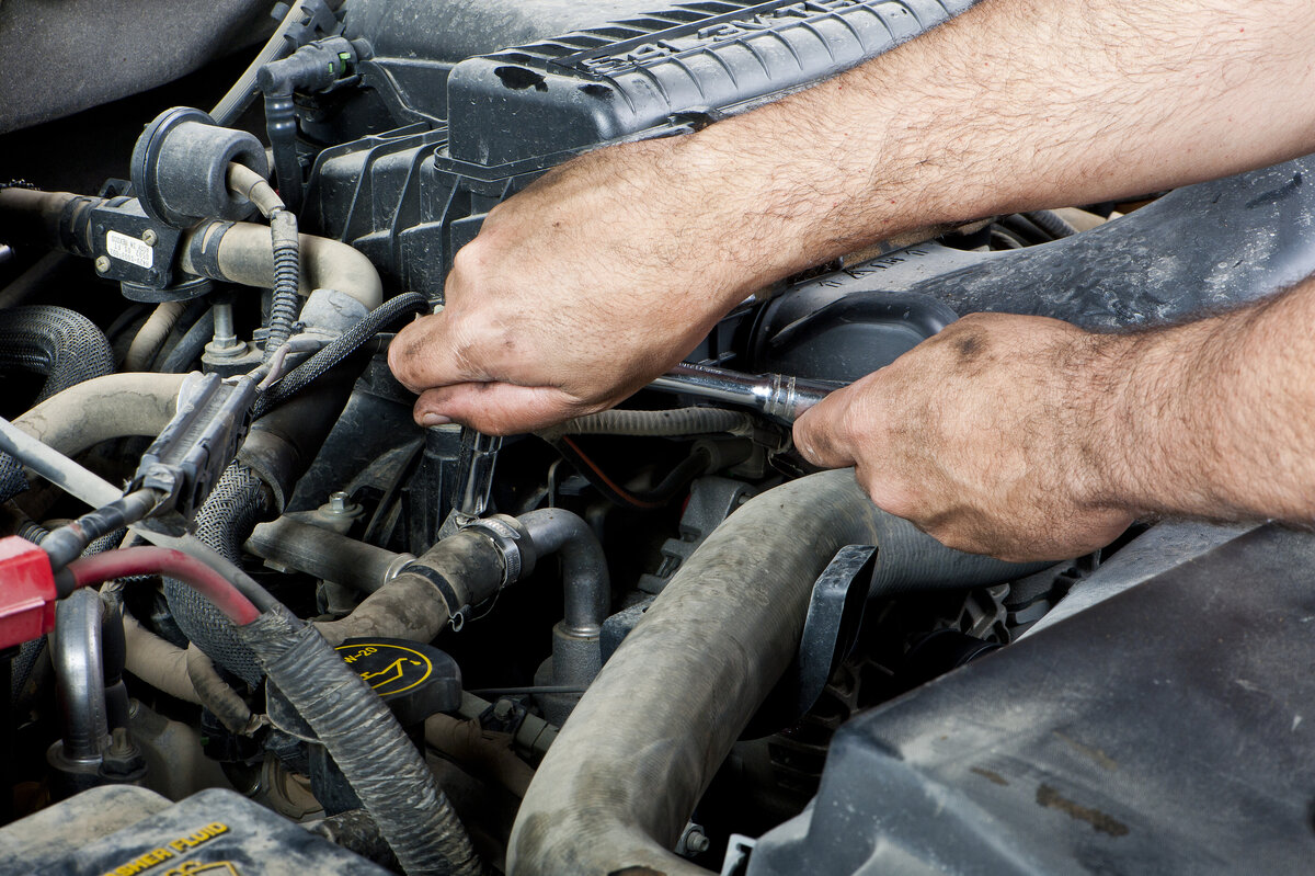 Mechanics grease & grime hands l Magic Mud hand cleaner