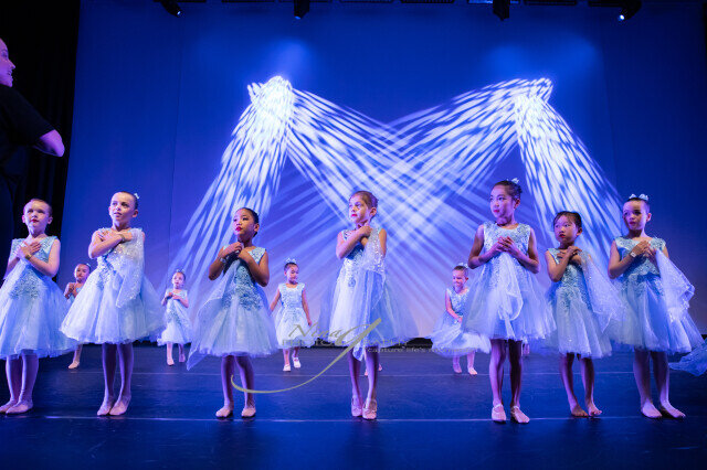 Kids dance show | Dance24Seven