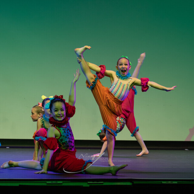 Kids dance show | Dance24Seven