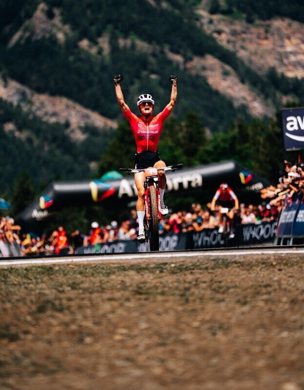 Magnificent Maxwell scores remarkable UCI MTB World Series victory ...