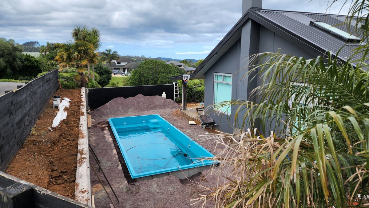 Pool Install in Tight Space! | Sunseeker Pools