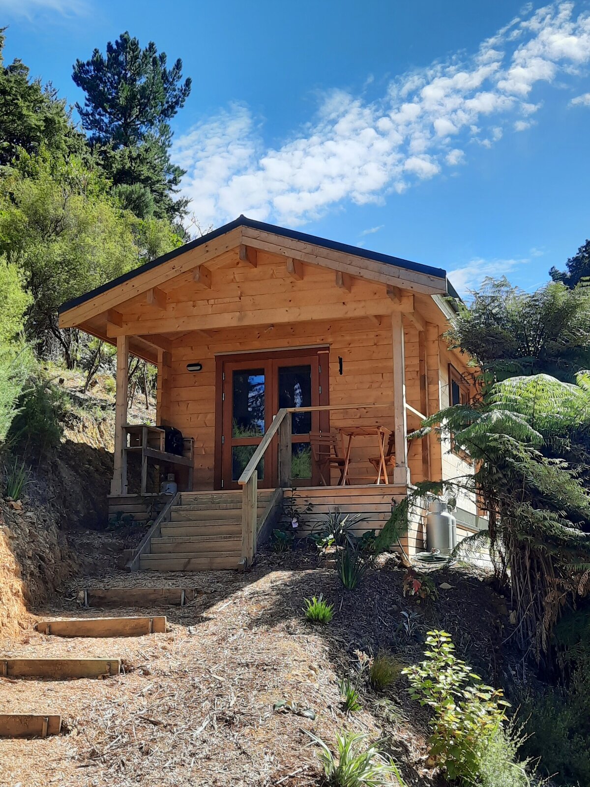 Cabins | Tawa Cove Cabins