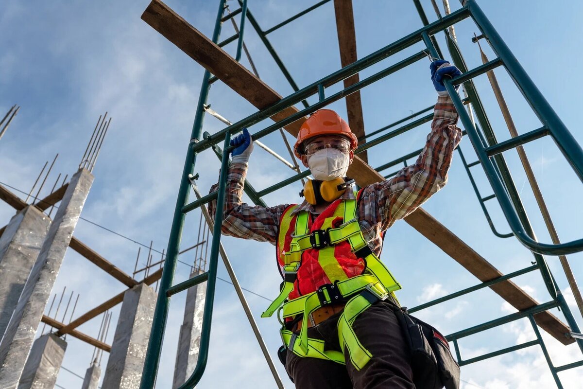 Scaffolding in the Rain Best Practices | King Kong Scaffold