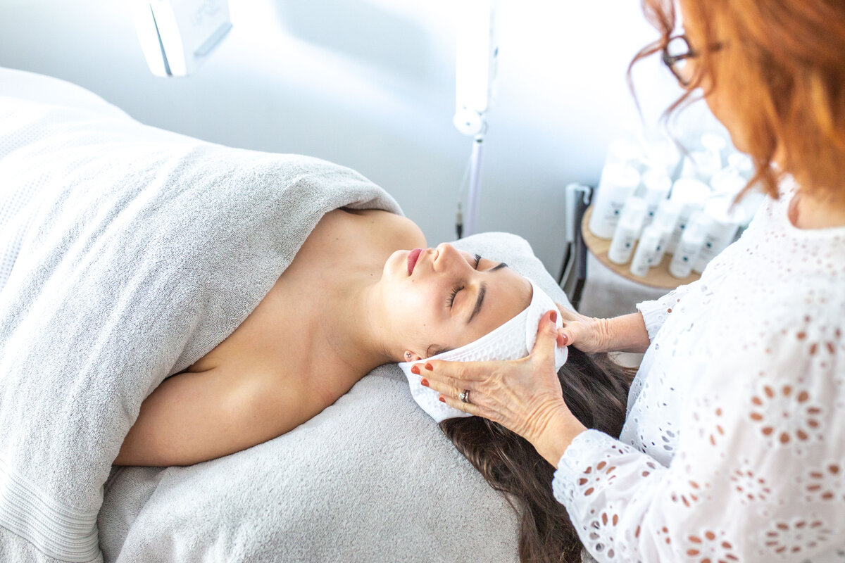 Chillout Spa | Sculpting Buccal Facial | Bespoke Facials | Skin correction