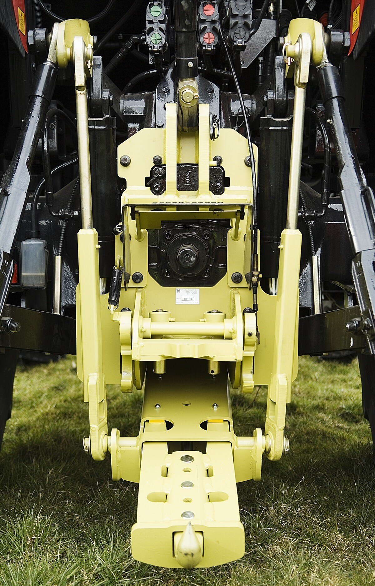 Dromone | Hydraulic Push Back Hitch | Ball Spoon | Pallet Forks | Ag ...