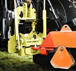 Dromone | Hydraulic Push Back Hitch | Ball Spoon | Pallet Forks | Ag ...