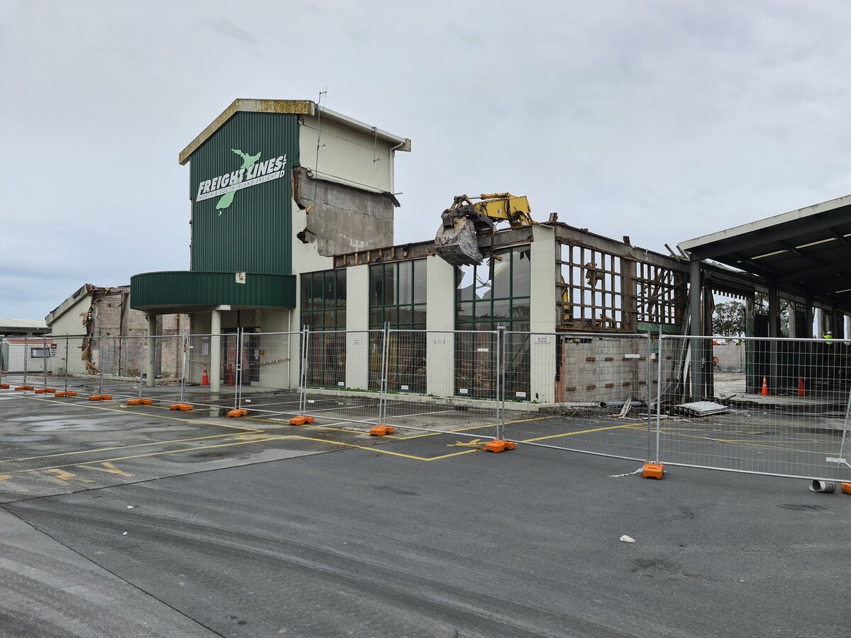 Bulklines Auckland Depot Demolition | Demoworx NZ | Demoworx