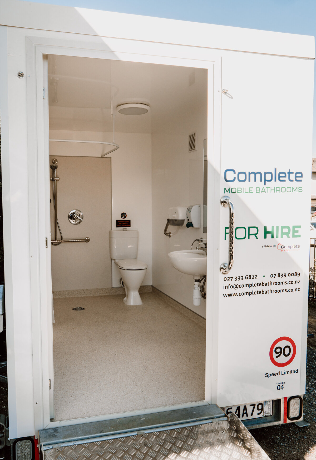 Louna Mobile Bathrooms | Home