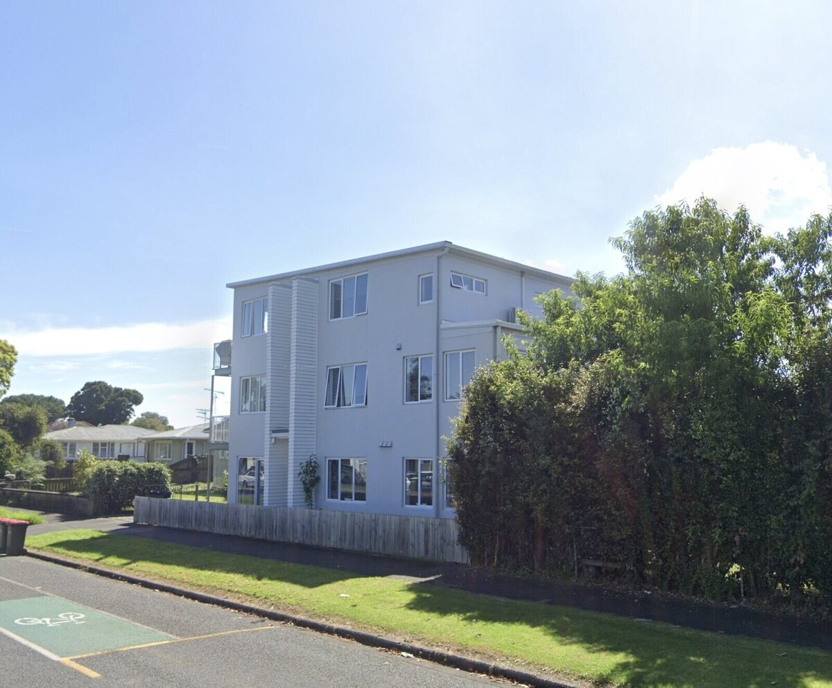 Point England | Shorcom